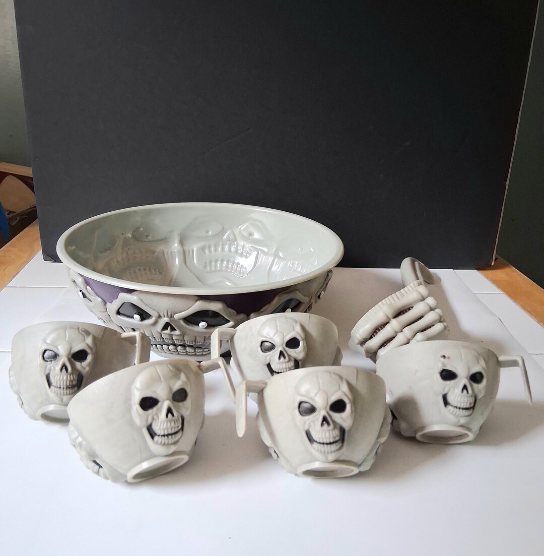Vintage Halloween Skull /skeleton Punch Bowl 7pc Party Set Fun World ...