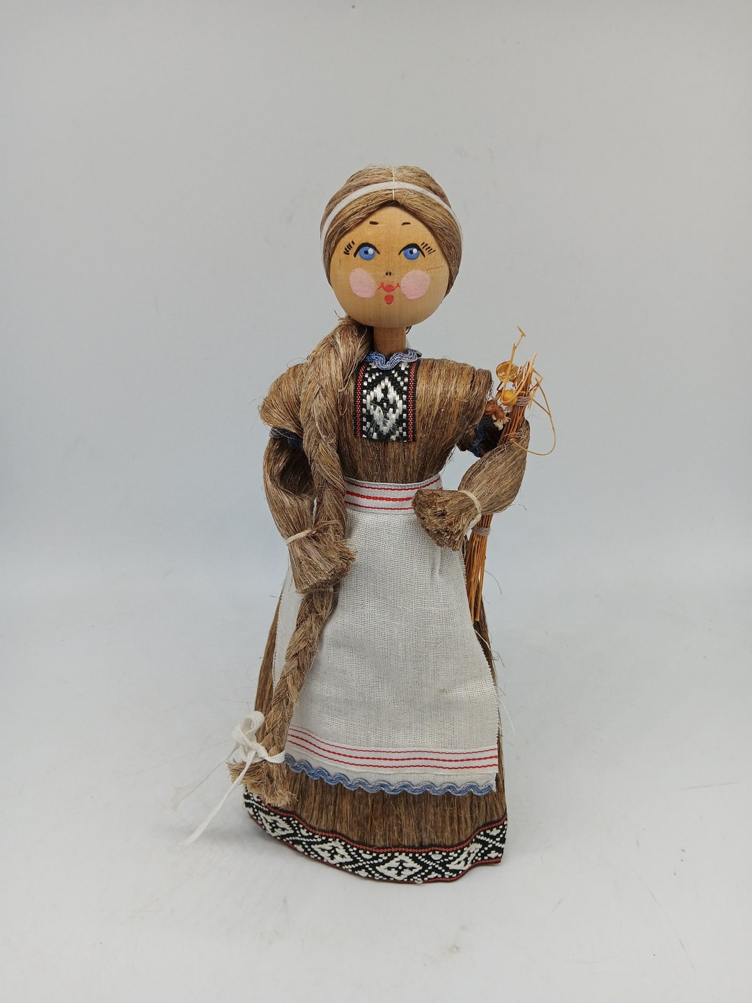 Vintage Corn Husk Flax Folk Doll, Woman With Traditional Clothing ...