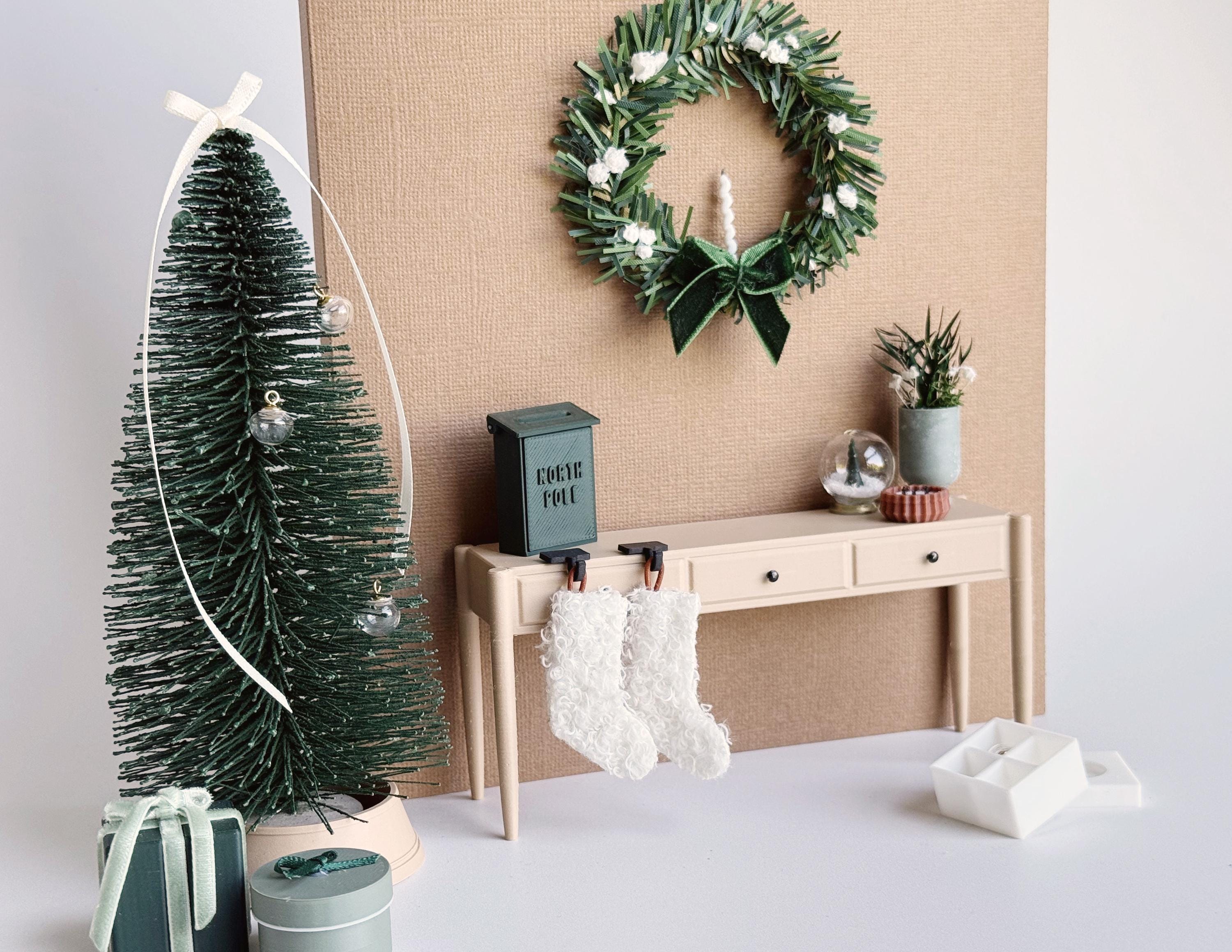 Mini Holiday Decor Set – 1:12 Scale Modern Christmas Dollhouse ...