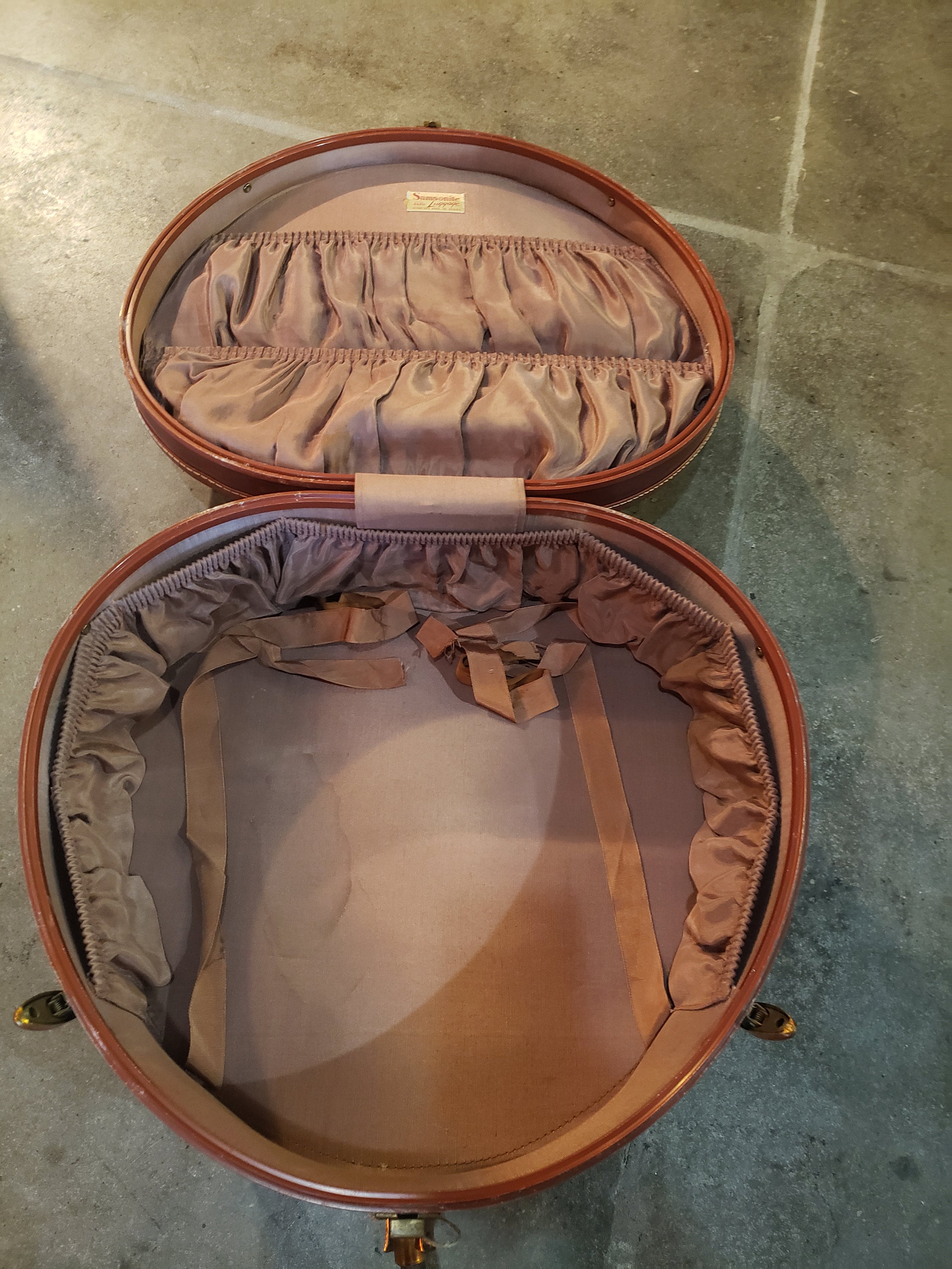 Vintage Samsonite Round Suitcase / Style 4920 - Etsy