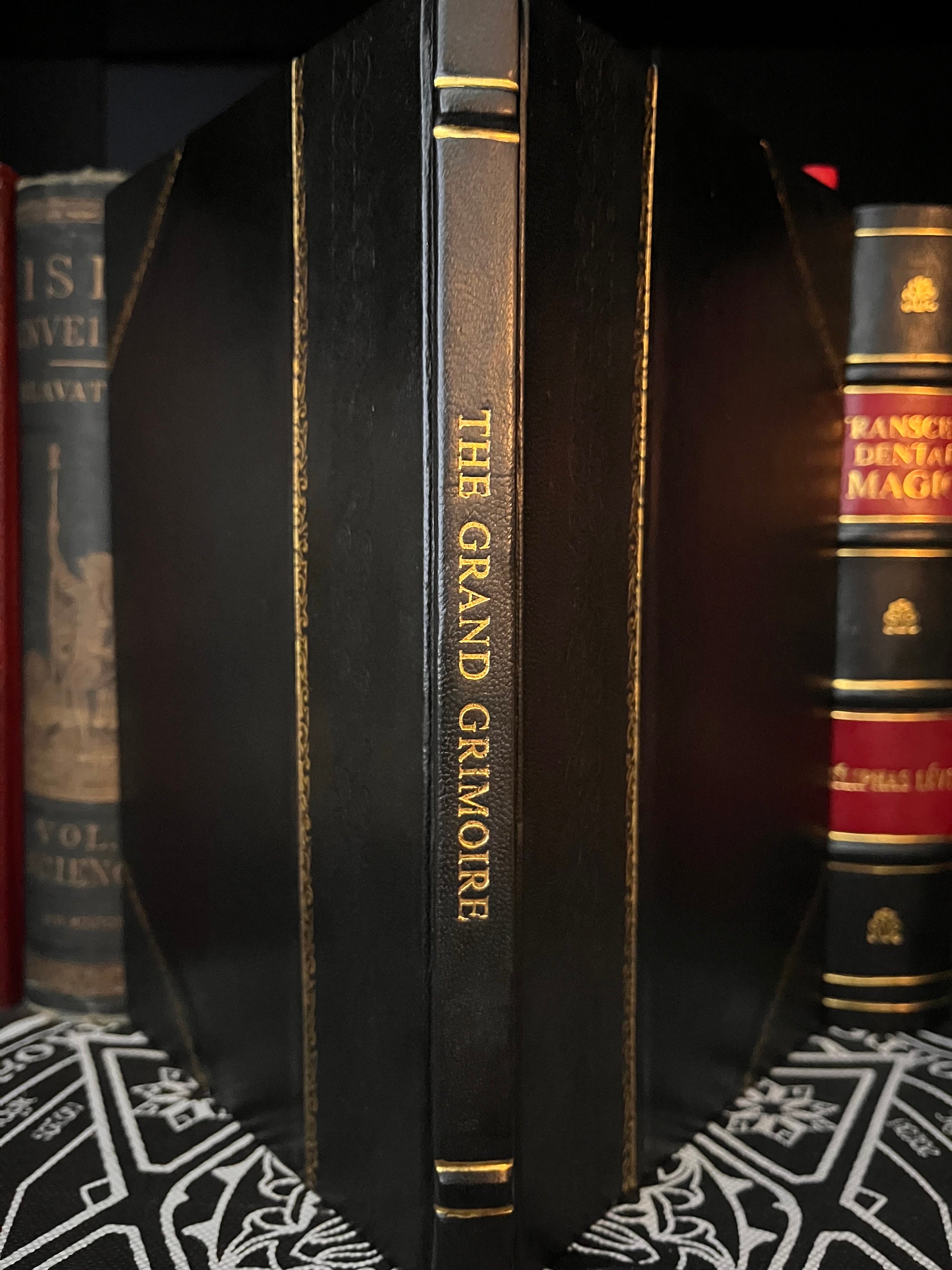 The Grand Grimoire, Red Dragon Occult Facsimile, Black Magic, Enochian ...