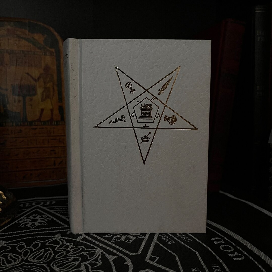 Adoptive Rite Ritual of the Order of the Eastern Star, by Robert Macoy ...