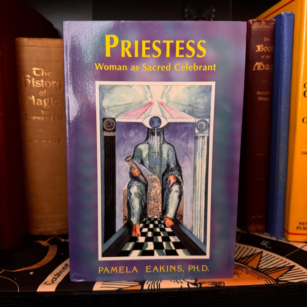 Priestess Women as Scared Celebrant - Divine Feminine Esoteric ...