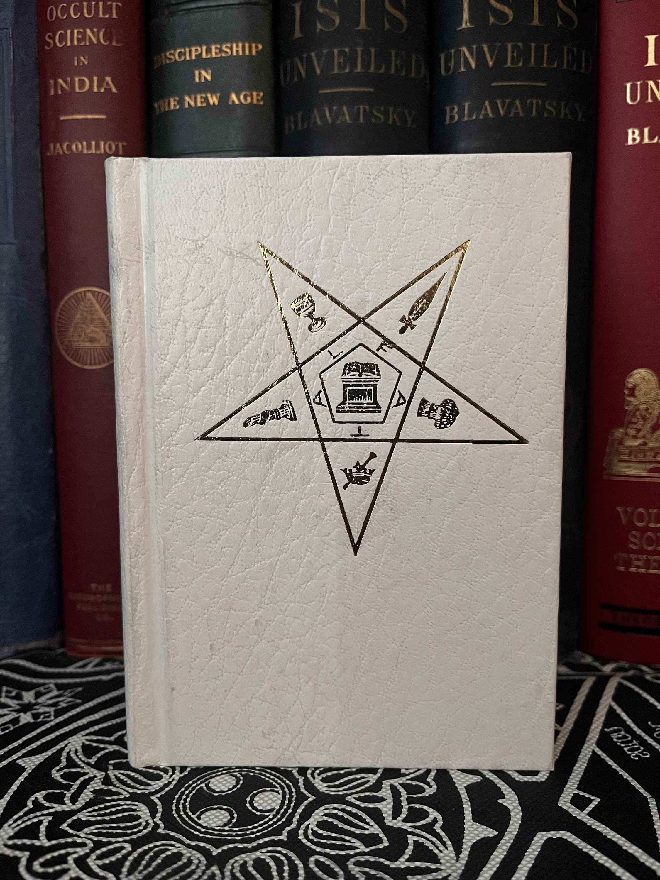 Adoptive Rite Ritual of the Order of the Eastern Star, by Robert Macoy ...