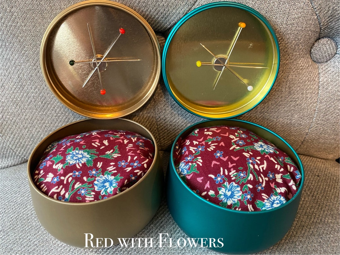 Magnetic Pintin Portable Pin Cushion in a Tin With Magnet in the Lid to ...