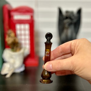 Mini Science Set: Amber Volumetric Flask Set (5-20 Ml) - Etsy