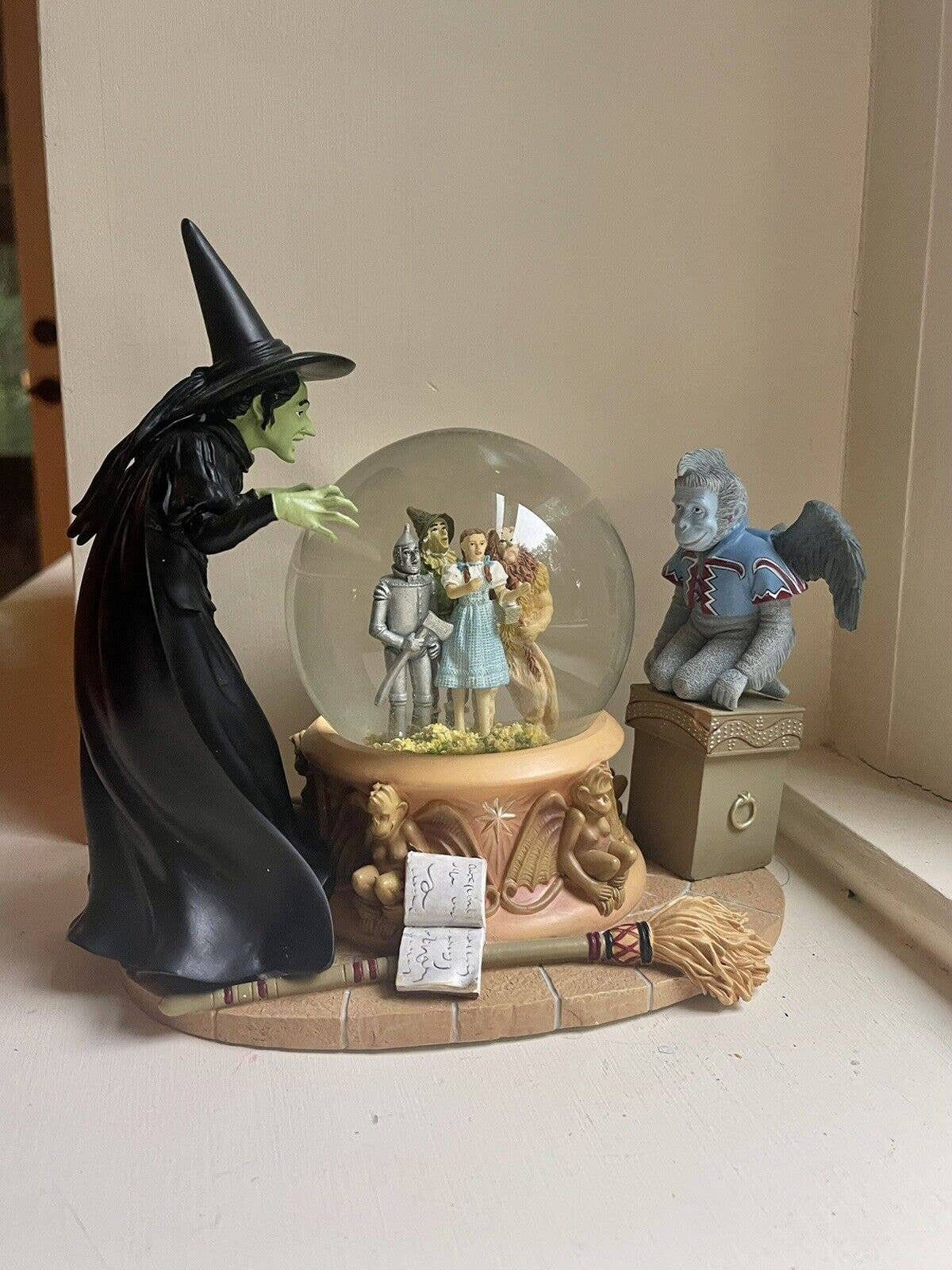 Wizard Oz Snow Sculpture