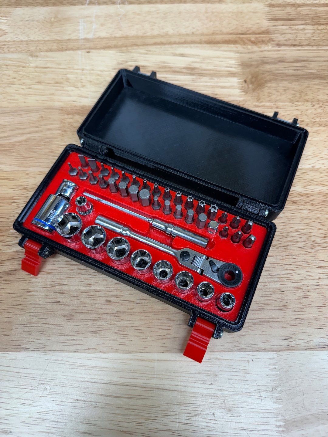 Harbor Freight Icon Locking Ratchet and Bit Set Case With 10 Piece ...
