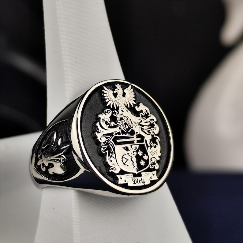 Custom Engraved Family Crest Signet Ring - Sterling Silver Coat of Arms ...