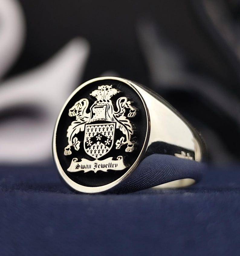 Custom Family Crest Signet Ring: Engraved Heritage Jewelry - Etsy