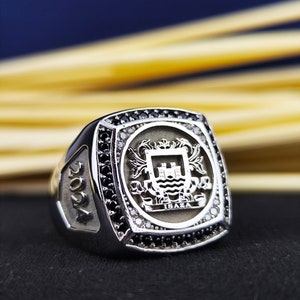 Men's Silver Coat of Arms Ring: Custom Engraved Family Crest Signet - Etsy