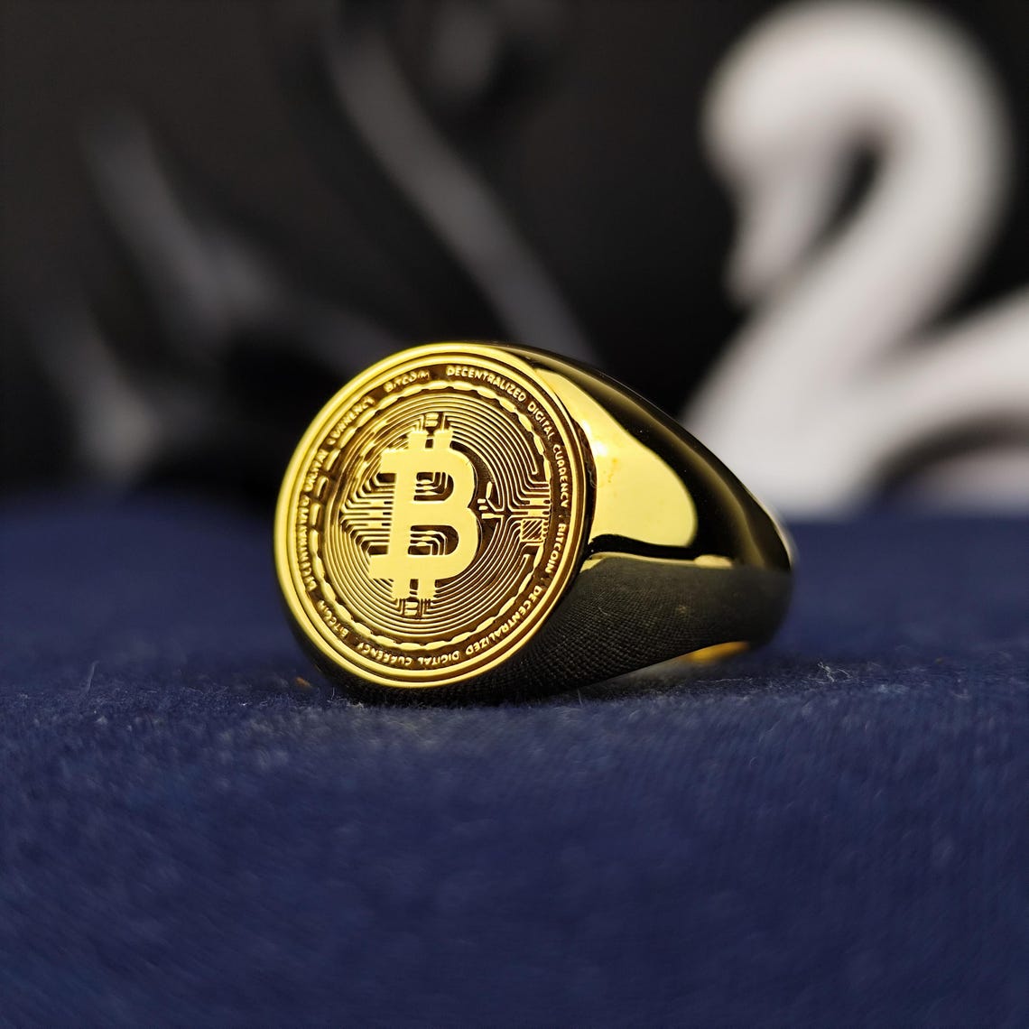 Gold Bitcoin Signet Ring – Exclusive Blockchain Jewelry for Crypto ...