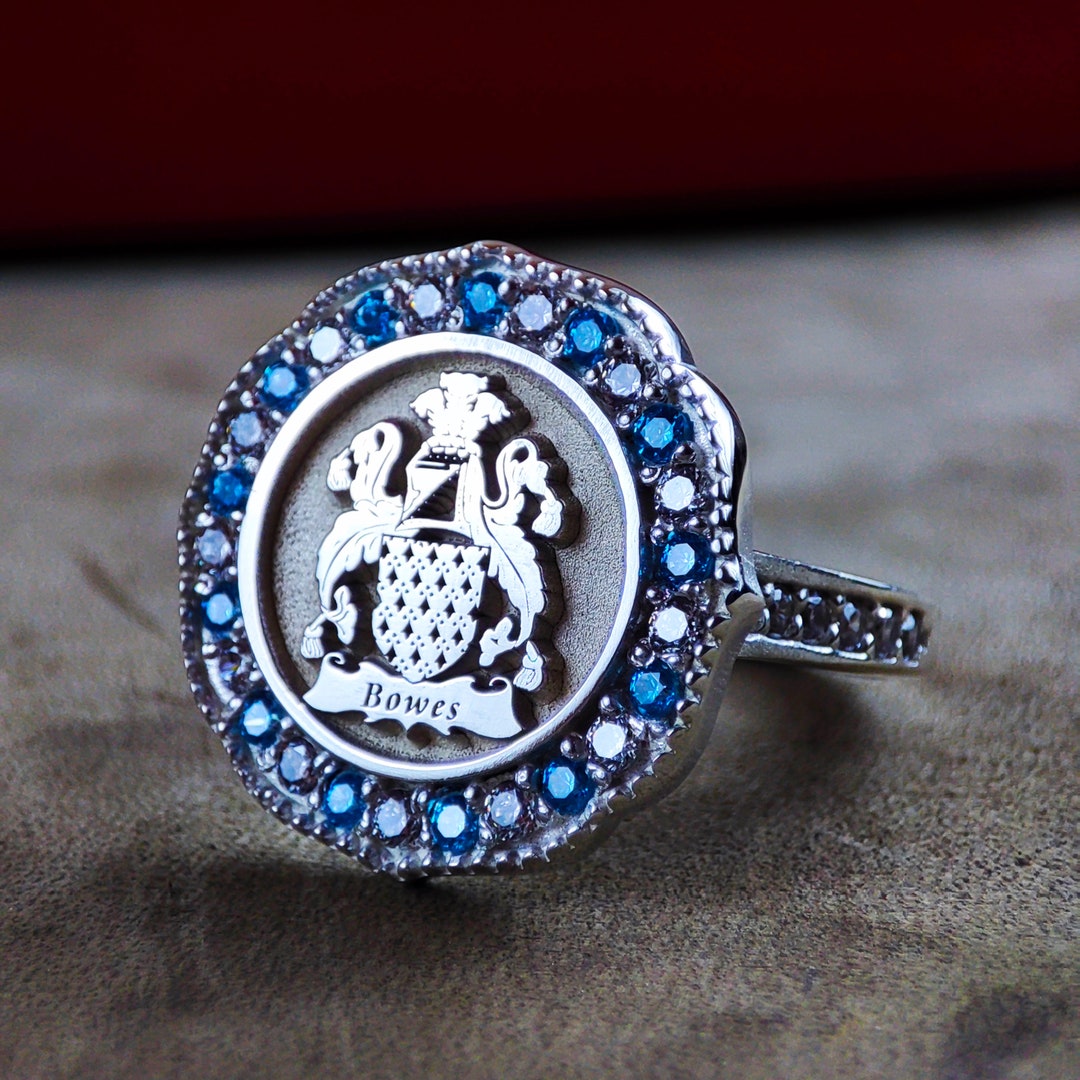 Personalized Women's Heraldic Crest Ring With Family Coat of Arms in ...