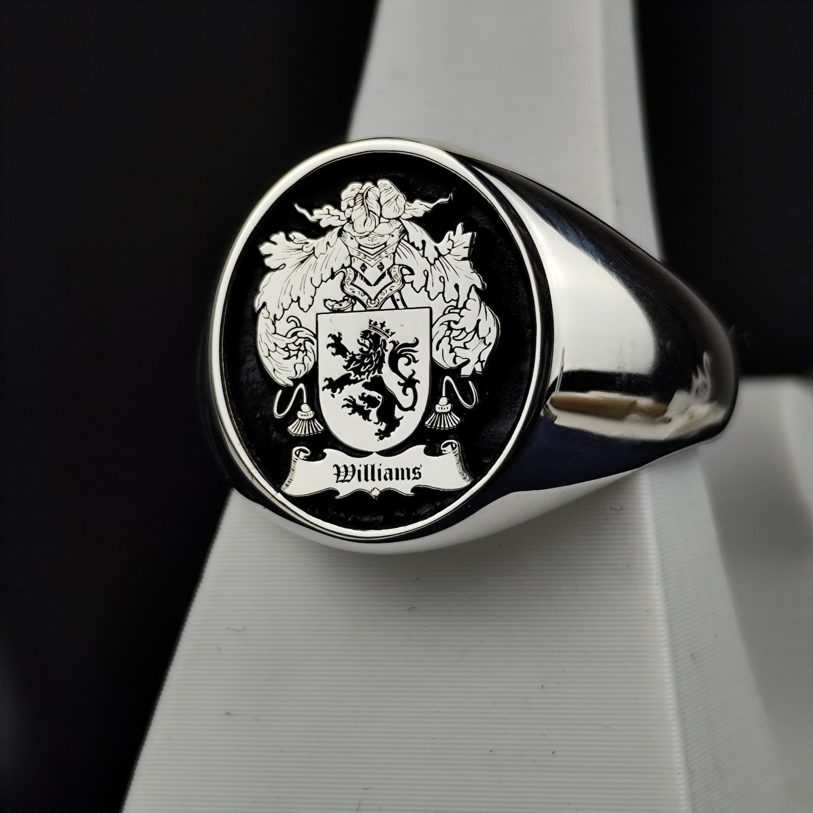Engraved Family Crest Signet Ring: Sterling Silver Heirloom Jewelry - Etsy