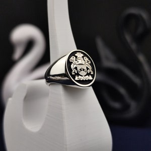 Custom Family Crest Signet Ring: Engraved Heritage Jewelry - Etsy