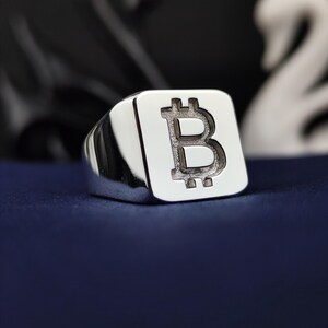 Square Bitcoin Ring – Custom Cryptocurrency Signet for Men in Gold or ...