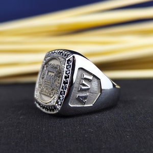 Custom Engraved Heraldic Family Crest Signet Ring in Silver for Men ...