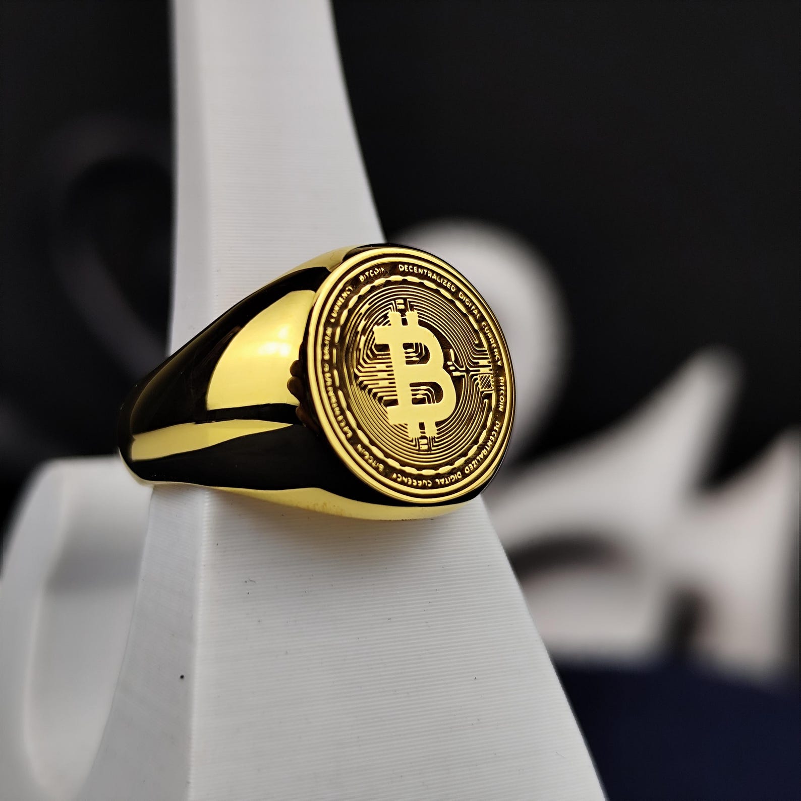 Gold Bitcoin Signet Ring – Exclusive Blockchain Jewelry for Crypto ...