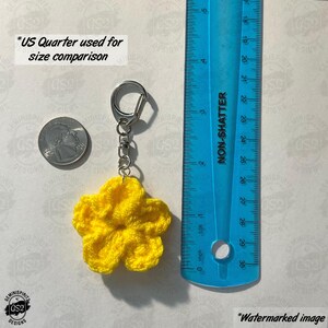 Crochet Daisy Flower Keychain - Handmade, Customizable, Many Color ...
