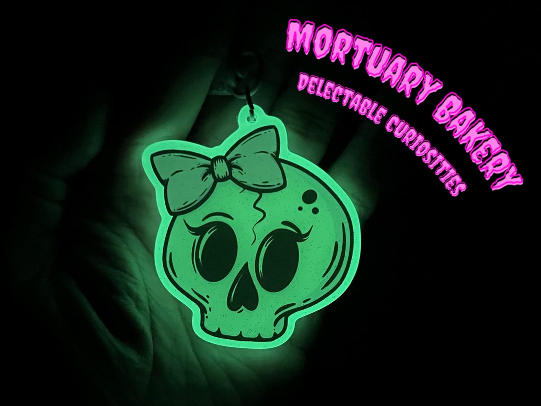 Glitter Epoxy Skull Keychain, Glow in the Dark Keychain, Skull Keychain ...