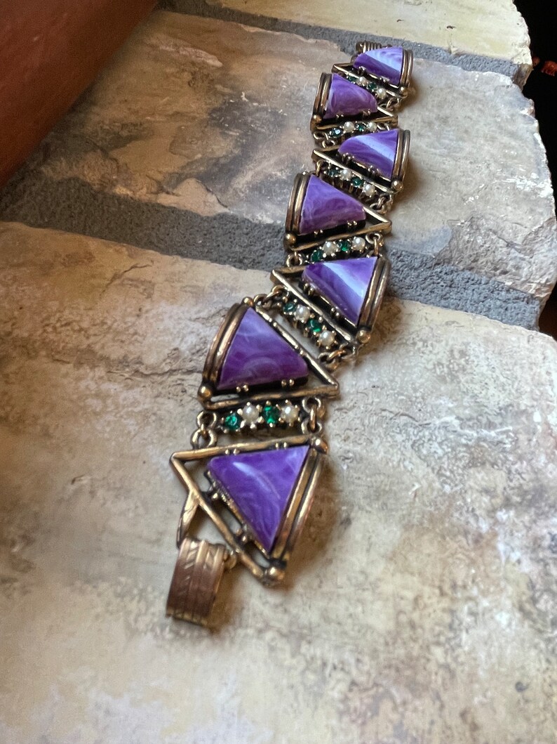 Selro Selini Purple Pyramid Lucite, Green Rhinestone, and Faux Pearl 7 ...