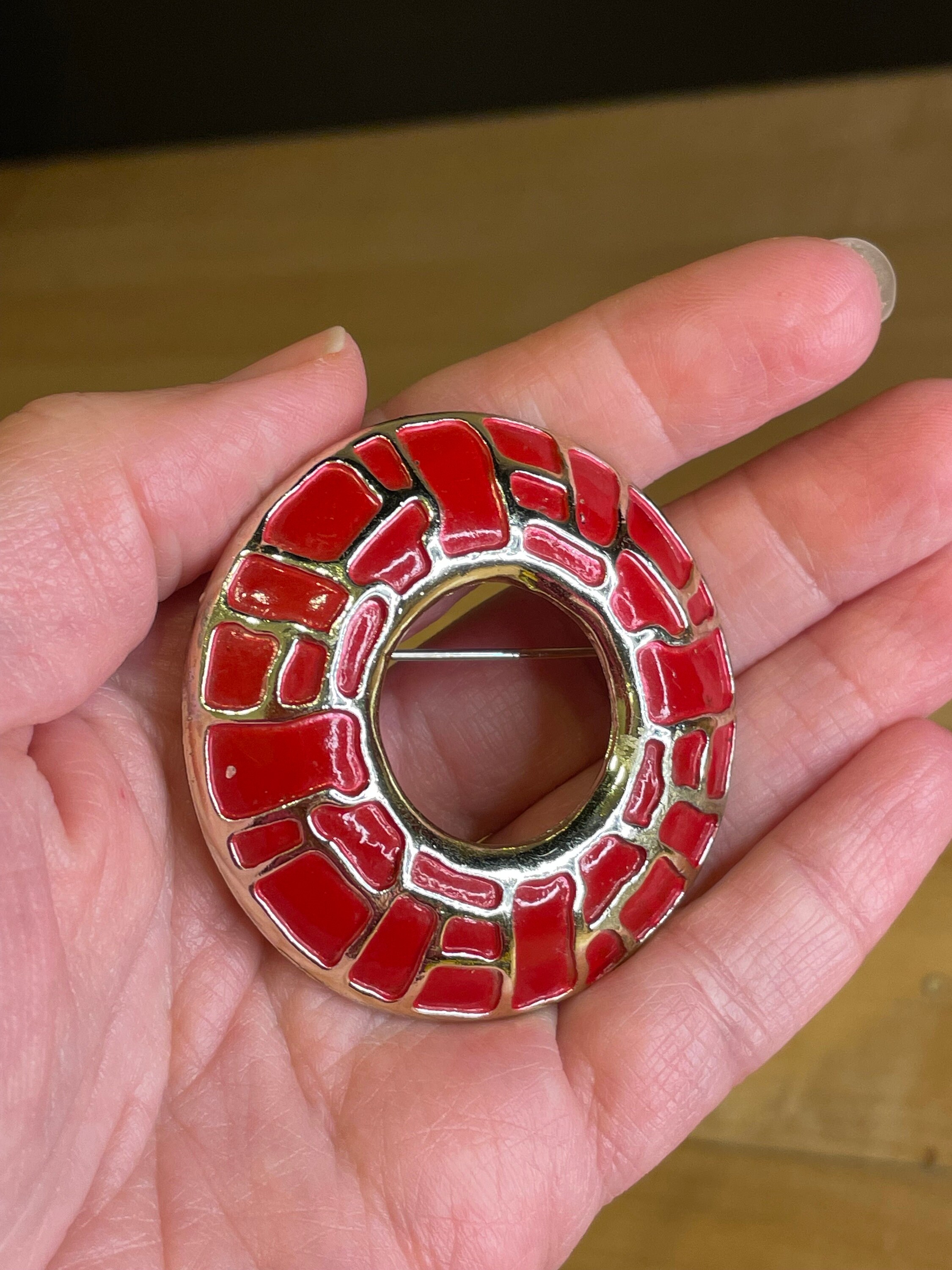 Vintage Red and Gold Tone Circle Unsigned Brooch Well Made - Etsy