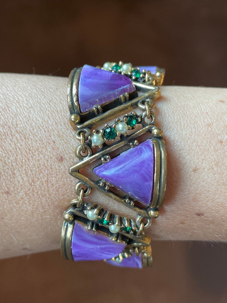 Selro Selini Purple Pyramid Lucite, Green Rhinestone, and Faux Pearl 7 ...
