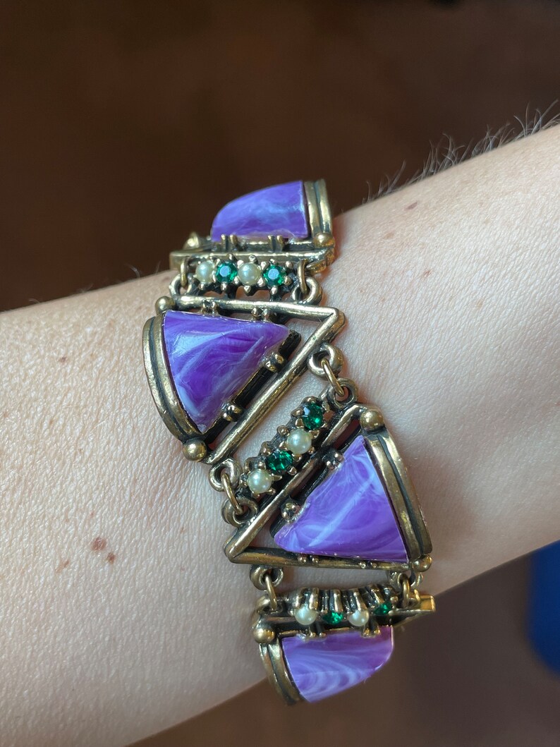 Selro Selini Purple Pyramid Lucite, Green Rhinestone, and Faux Pearl 7 ...