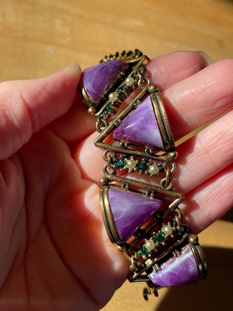 Selro Selini Purple Pyramid Lucite, Green Rhinestone, and Faux Pearl 7 ...