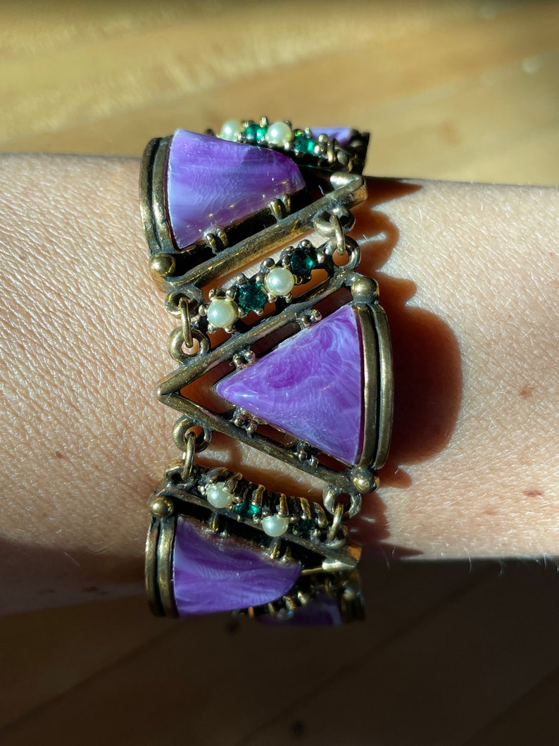 Selro Selini Purple Pyramid Lucite, Green Rhinestone, and Faux Pearl 7 ...