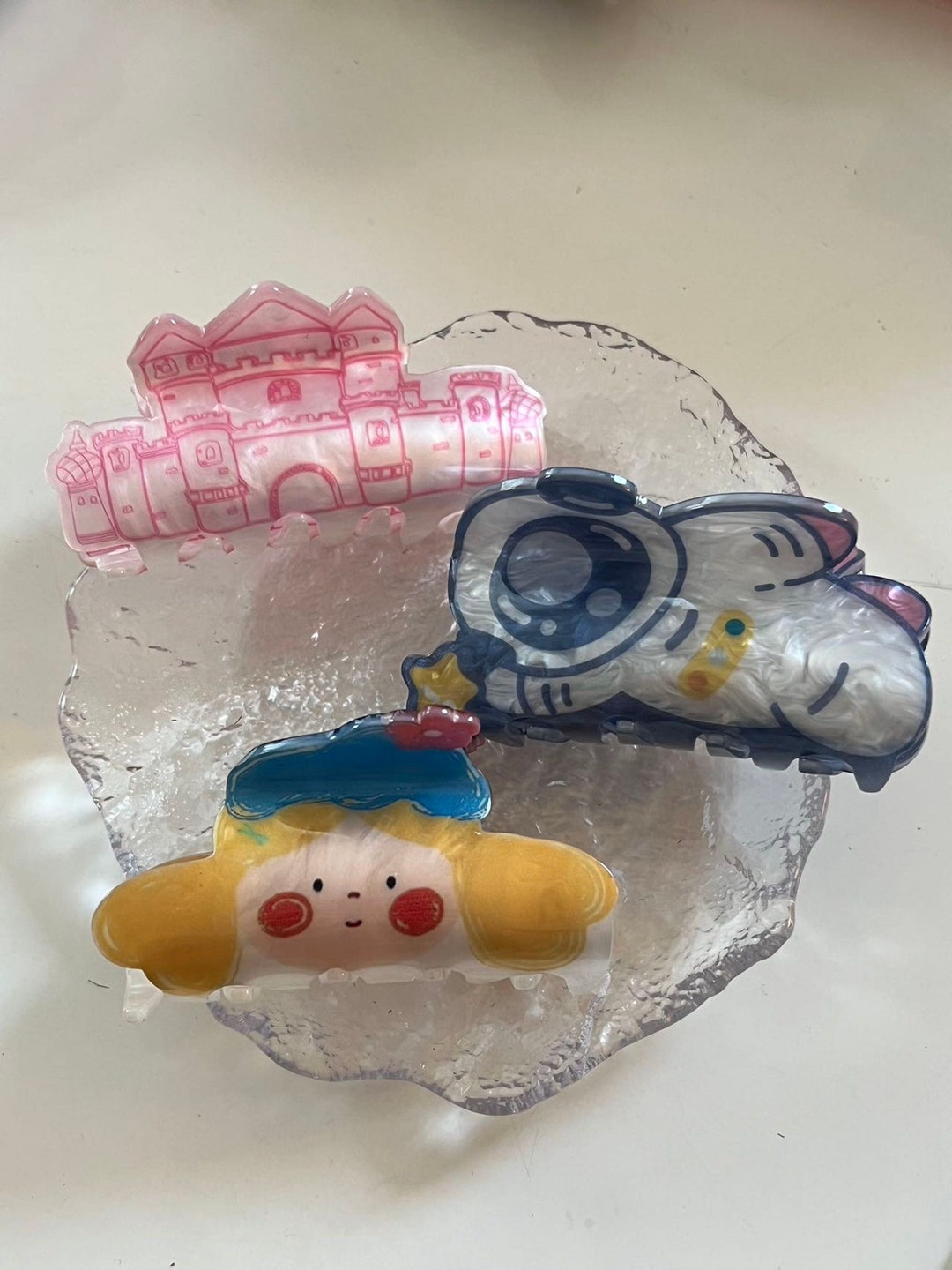 Adorable Cartoon Hair Claw Clip, Spaceman Hair Claw, Pink Castle Hair ...