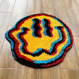 Yellow Trippy Smile Rug Handmade Tufted Rug With Smiley Face for ...