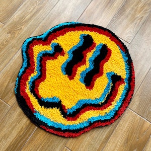 Yellow Trippy Smile Rug Handmade Tufted Rug With Smiley Face for ...