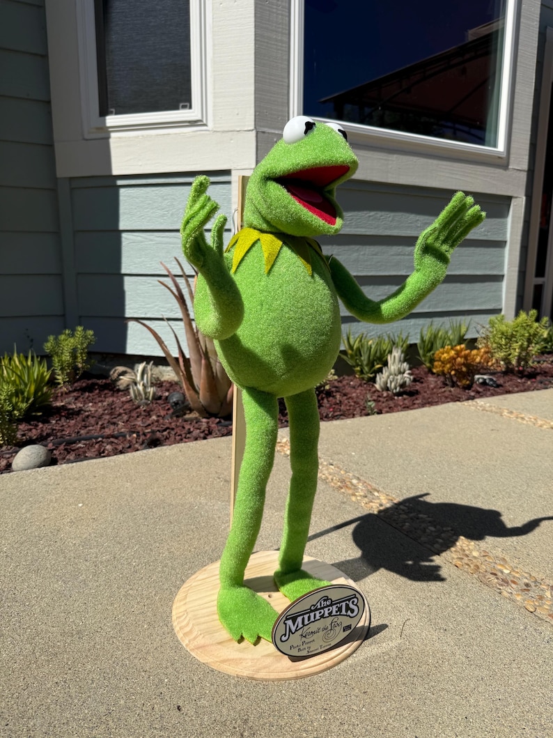 Kermit the Frog Photo Puppet, Fully Articulated, Comes With Display ...
