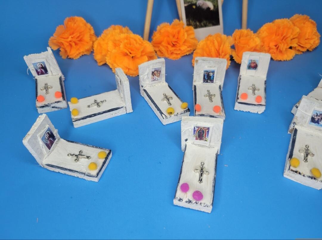 Mini Tumbas De Muerto, Dead, Dia De Los Muertos, Ofrendas, Hechas En ...