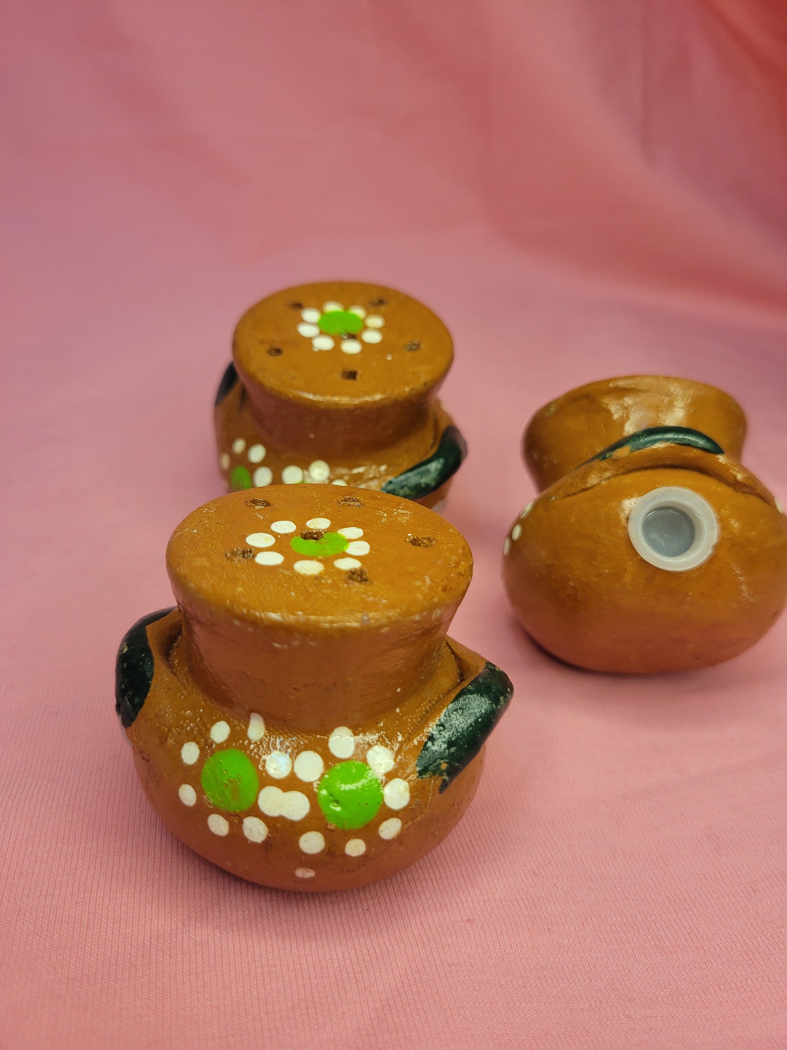 Salt Shaker, Salt and Paper, Salero De Barro, - Etsy