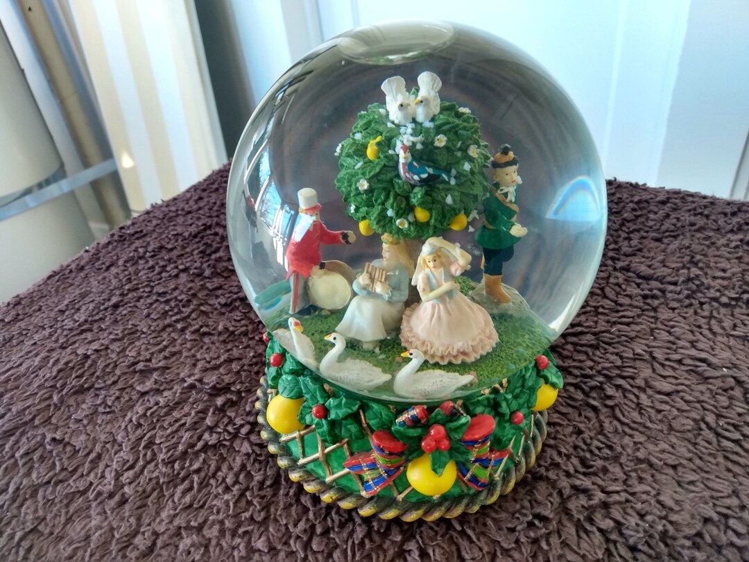 Snow Globe Music Box 12 Days of Christmas Partridge in a Pear Tree ...