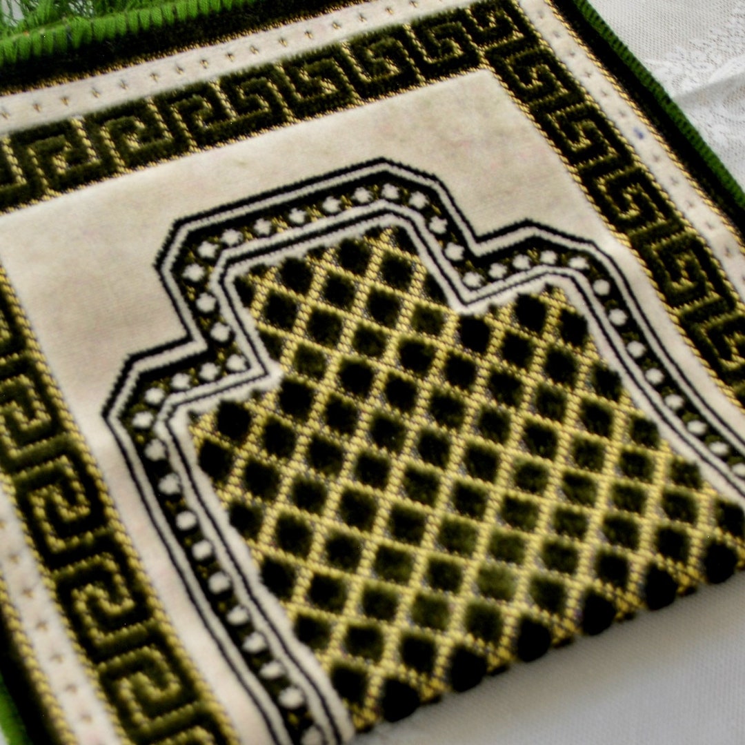 XSMALL Boy Pray Rug, Eid Gift for KID, Green Velvet Prayer Carpet for ...