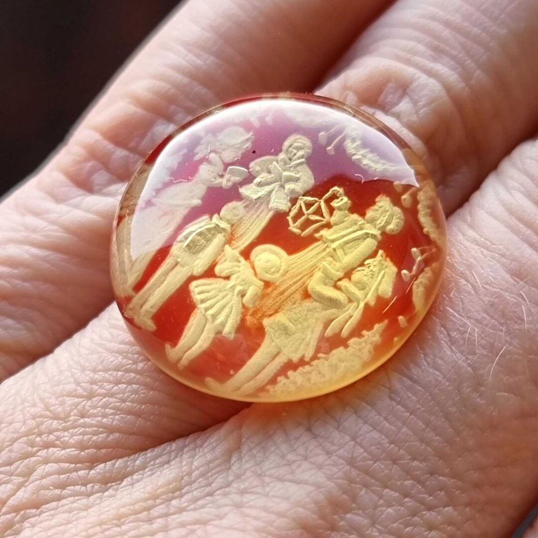 Natural Amber Christmas Intaglio Red Color Bottom, Regular Calibrated ...