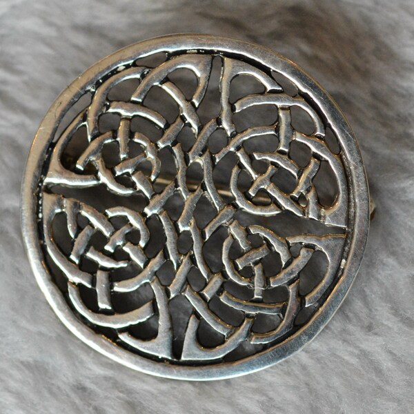Celtic Knot Brooch - Etsy