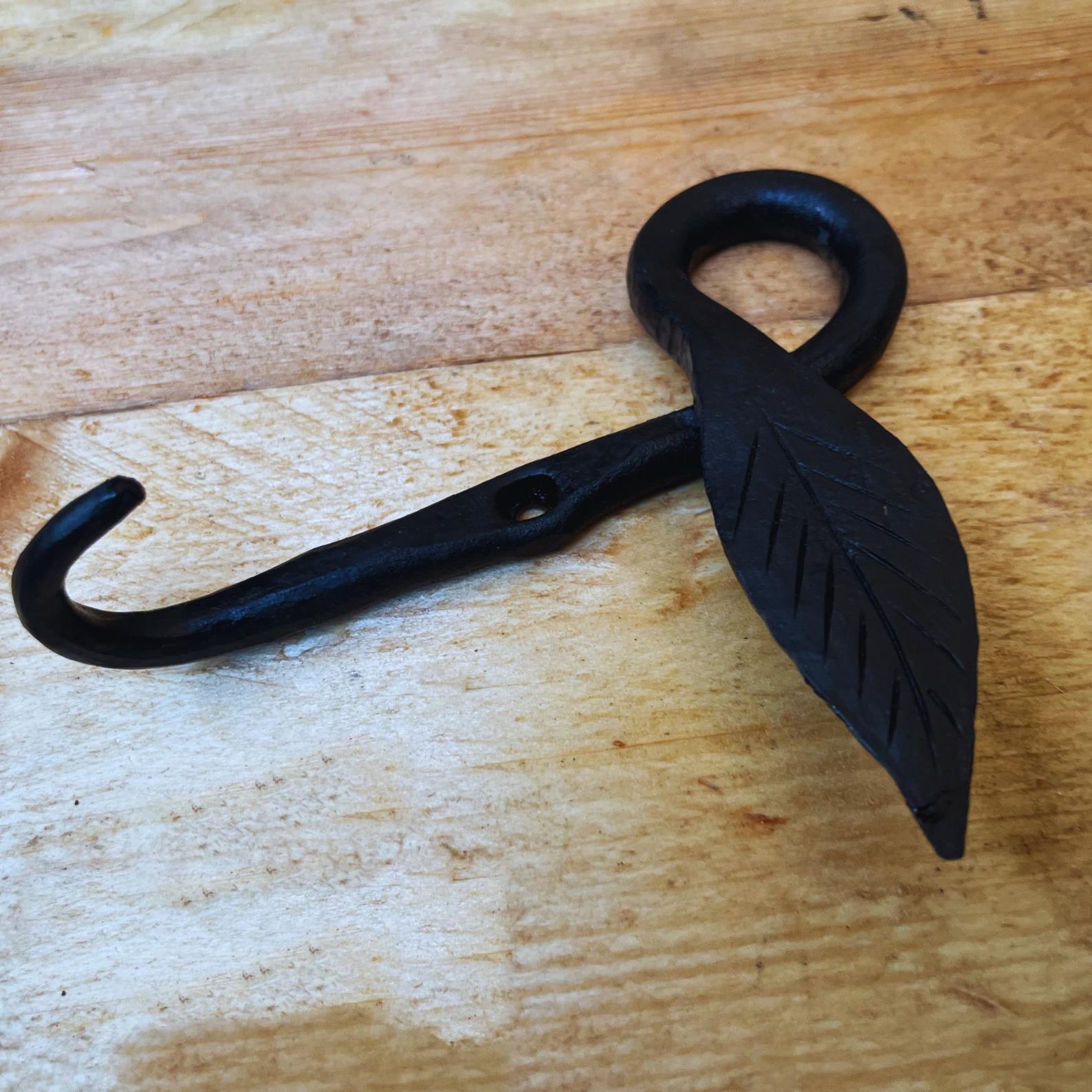 Wrought Iron Leaf Coat Hooks - Farmhouse Decorative Wall Hooks & Key ...