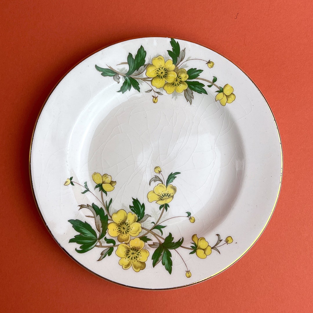 Buttercup Bread Plate - Etsy