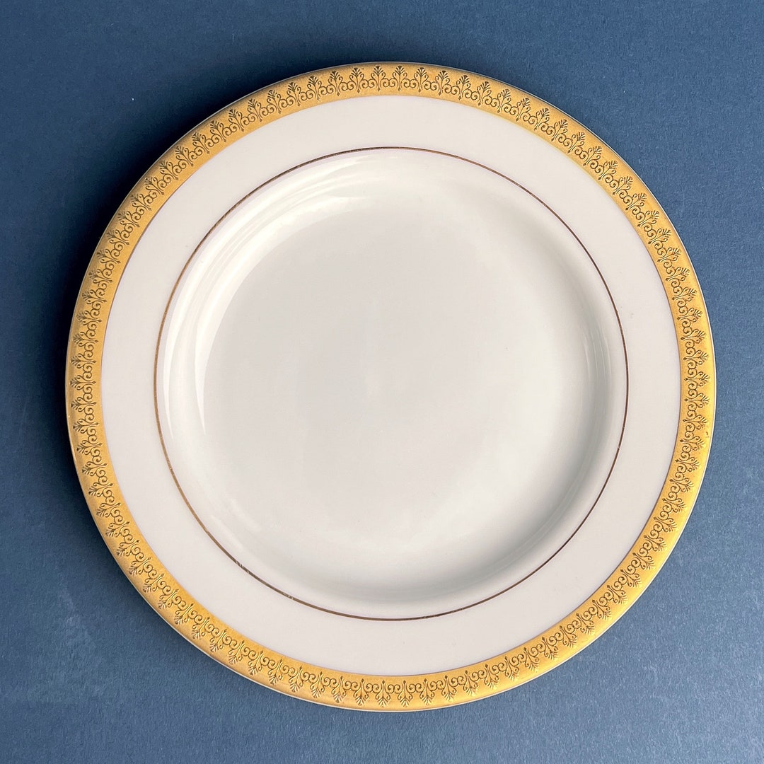 Queen Victoria Salad Plate - Etsy