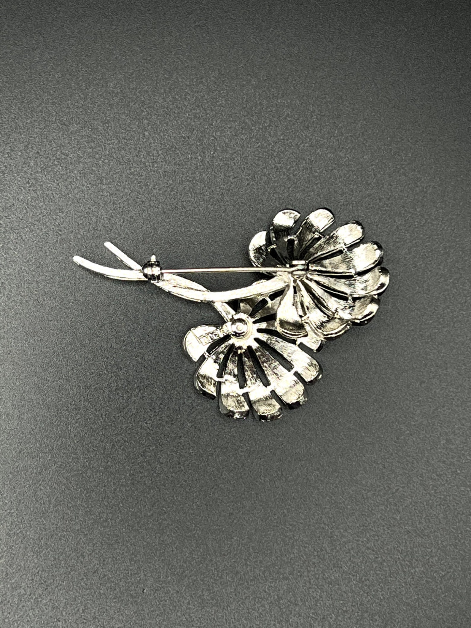Vintage Signed JJ Vintage Silver-toned Two Leaves Brooch Pin - Etsy