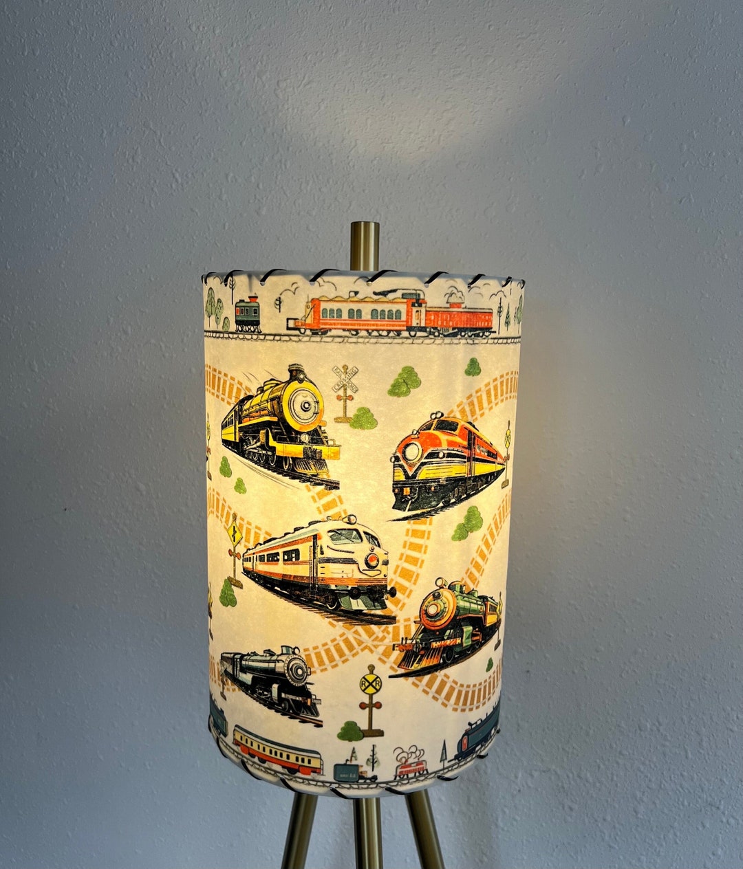 Mid Century Vintage Style Fiberglass Lamp Shade Retro Steam Engines ...