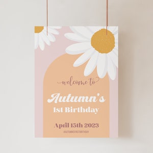 Daisy Birthday Welcome Board | Retro Daisy First Birthday Welcome Sign ...