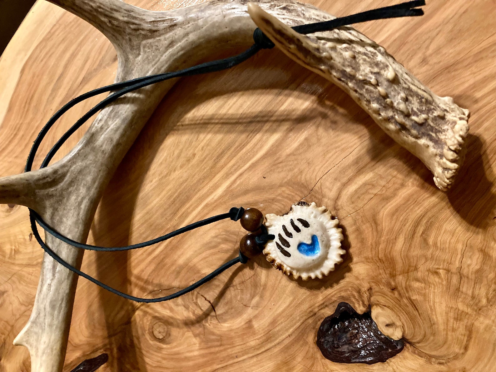 Bear Paw Burr Antler Necklace - Etsy