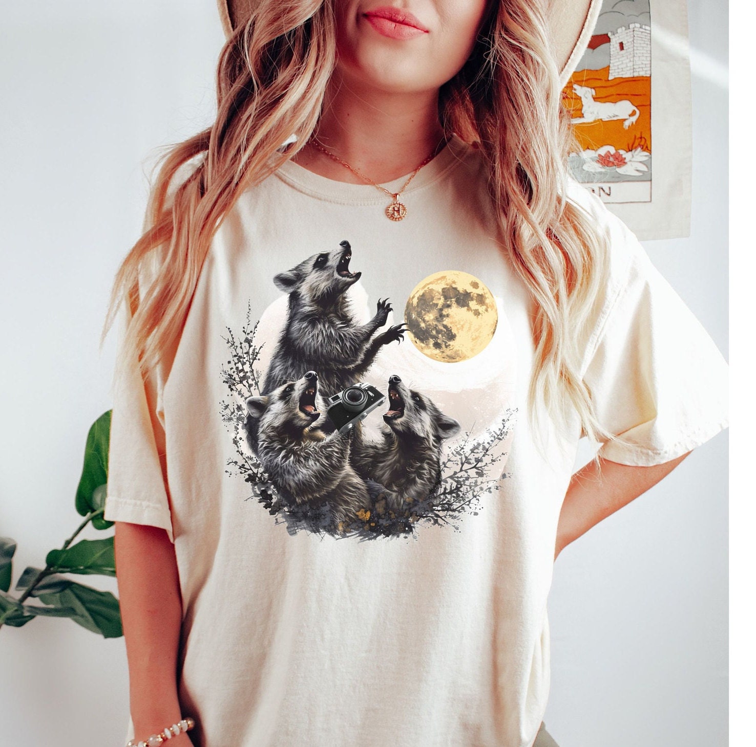 Funny Raccoon T-shirt, Vintage UFO Sighting T-shirt, Raccoon Lover T ...