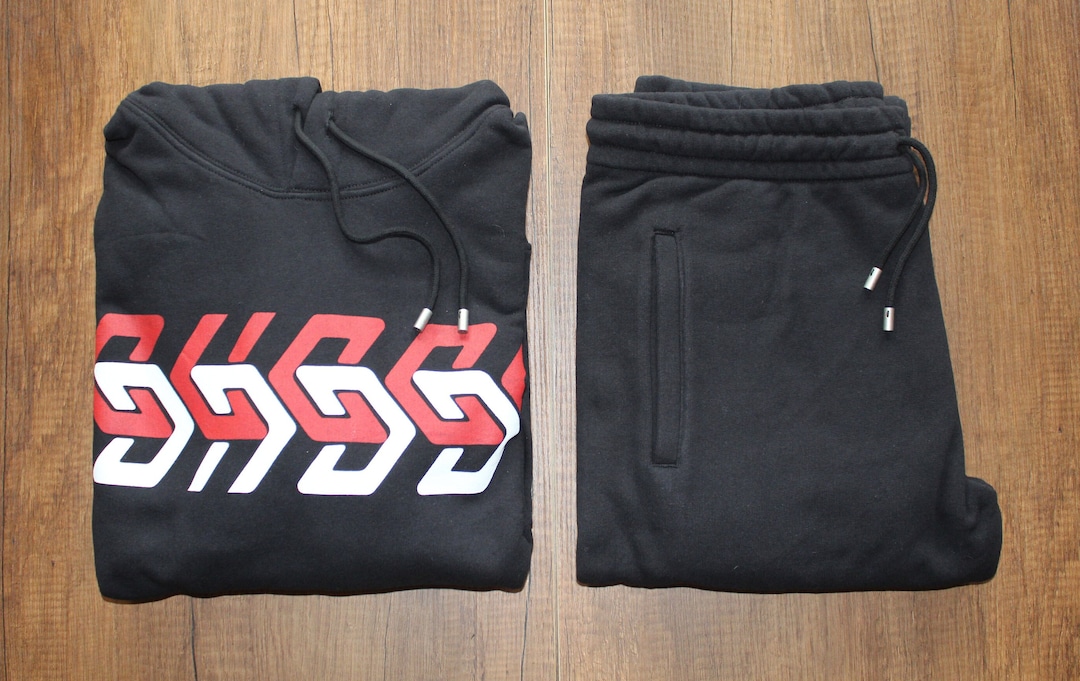 Vintage Men Black Top Designer Tracksuit 2 Piece Set Chain Logo Print ...