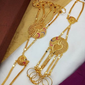 A Pair of Elegant Gold Plated Bridal Hathphool Hand Panja/kundan ...